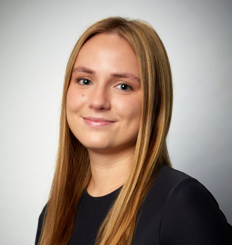 Sasha Abayeva - Reevemark